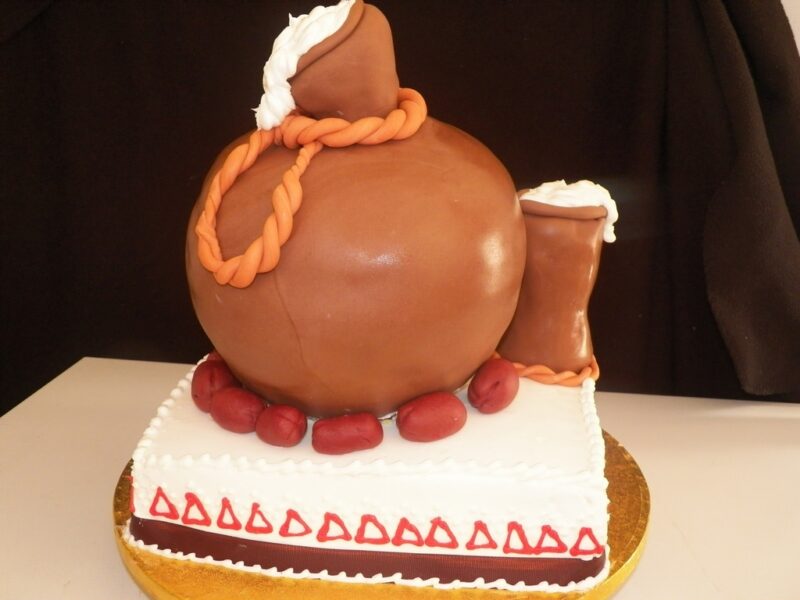 Latest Traditional Wedding Cake Ideas | FabWoman