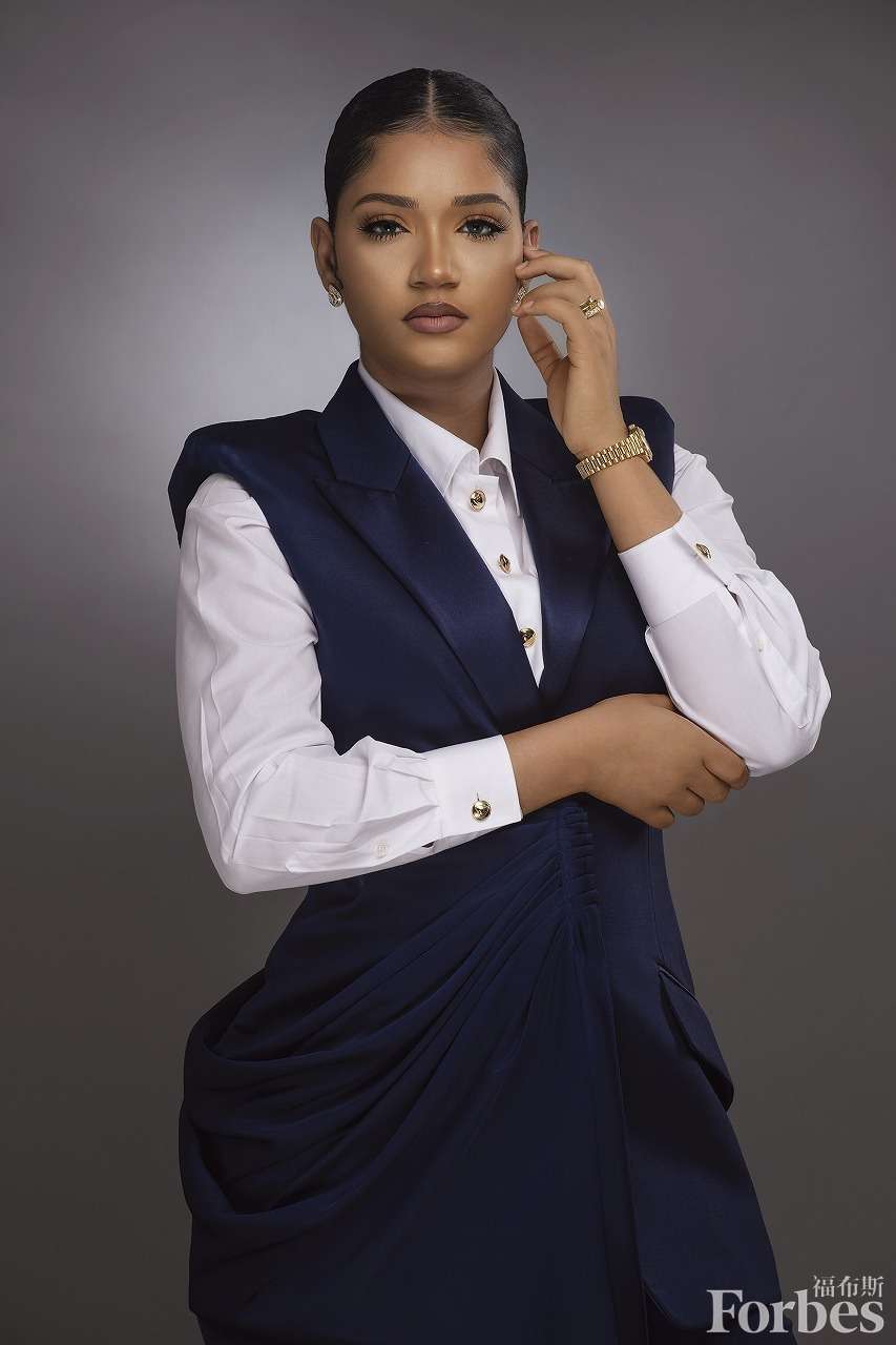 Elizabeth Jack-Rich Biography | Profile | FabWoman